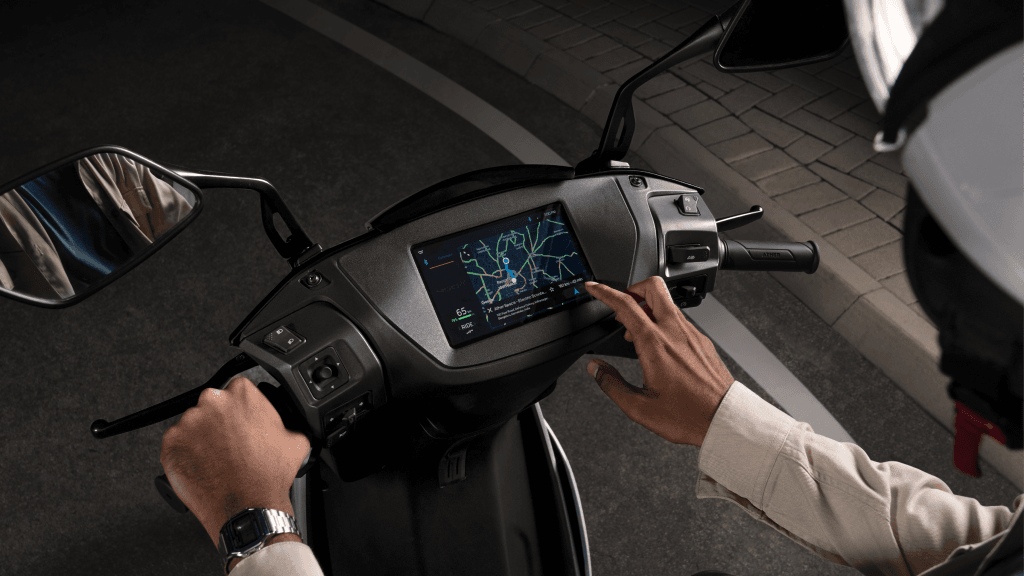 How Does Ather’s Display Screen Compare to Other Brands?